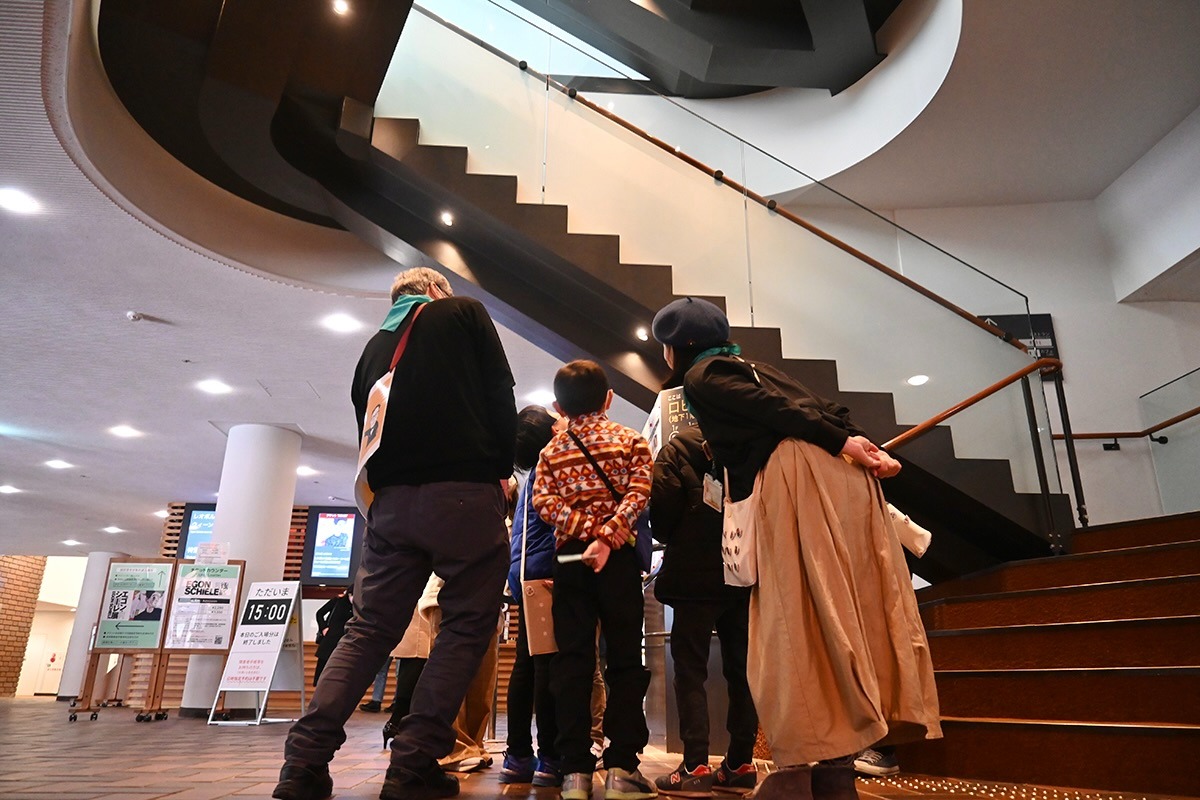 SDGsをきっかけに、美術館の建物を探検するプログラム｜Museum Start あいうえの